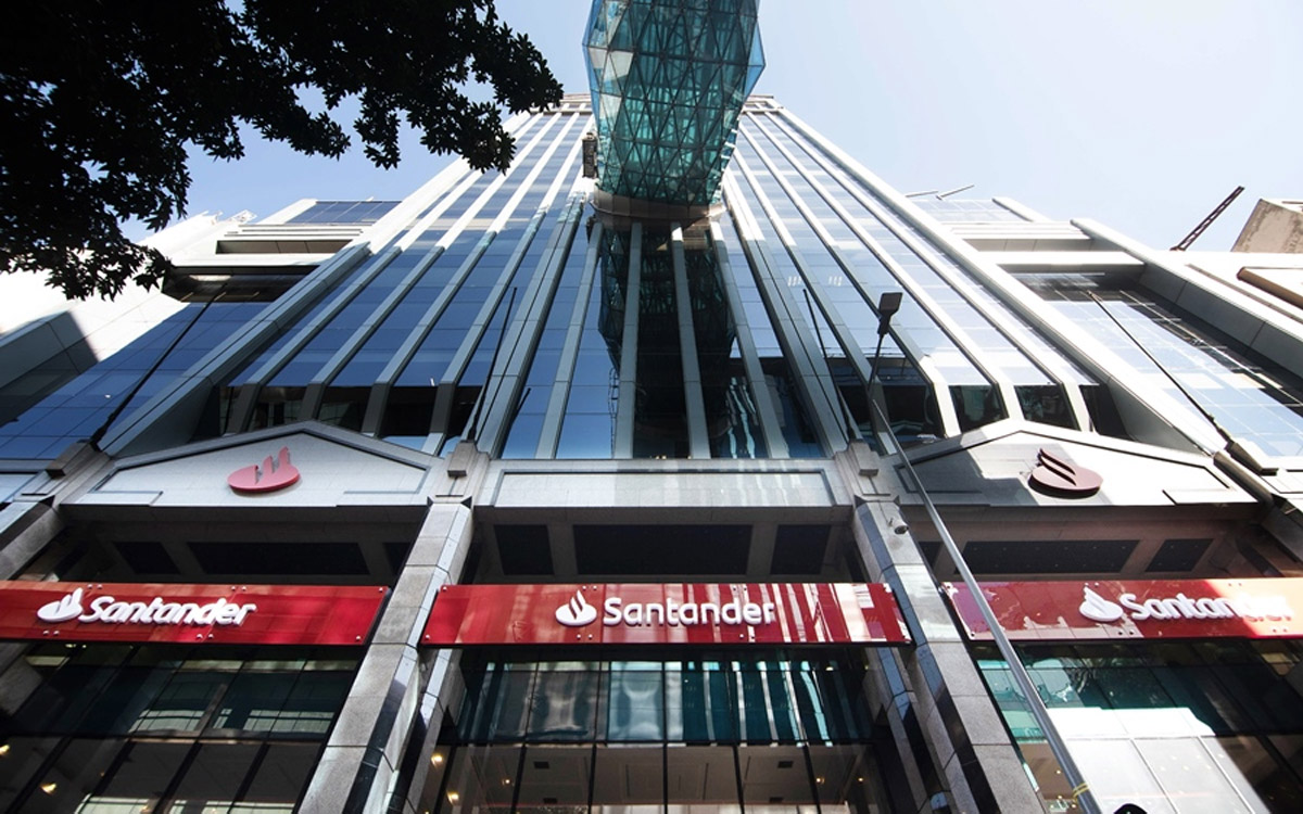 Santander restablece algunos servicios de su plataforma de banca en ...